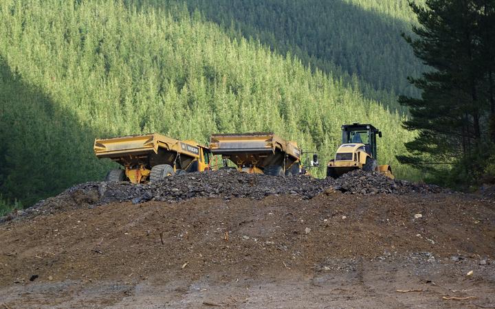 Waimea Dam review should only go ahead once project's finished, mayor ...